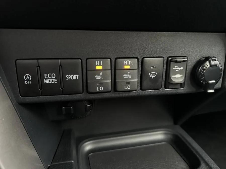 Brūns Toyota RAV4 2017 Rīga, ar dzinēja tilpumu 2.00 L un nobraukumu 94 tūkst. km par 16600 €, foto 19 vietnē AUTOMOTO.COM.LV