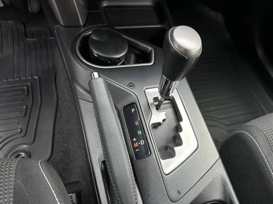 Brūns Toyota RAV4 2017 Rīga, ar dzinēja tilpumu 2.00 L un nobraukumu 94 tūkst. km par 16600 €, foto 24 vietnē AUTOMOTO.COM.LV