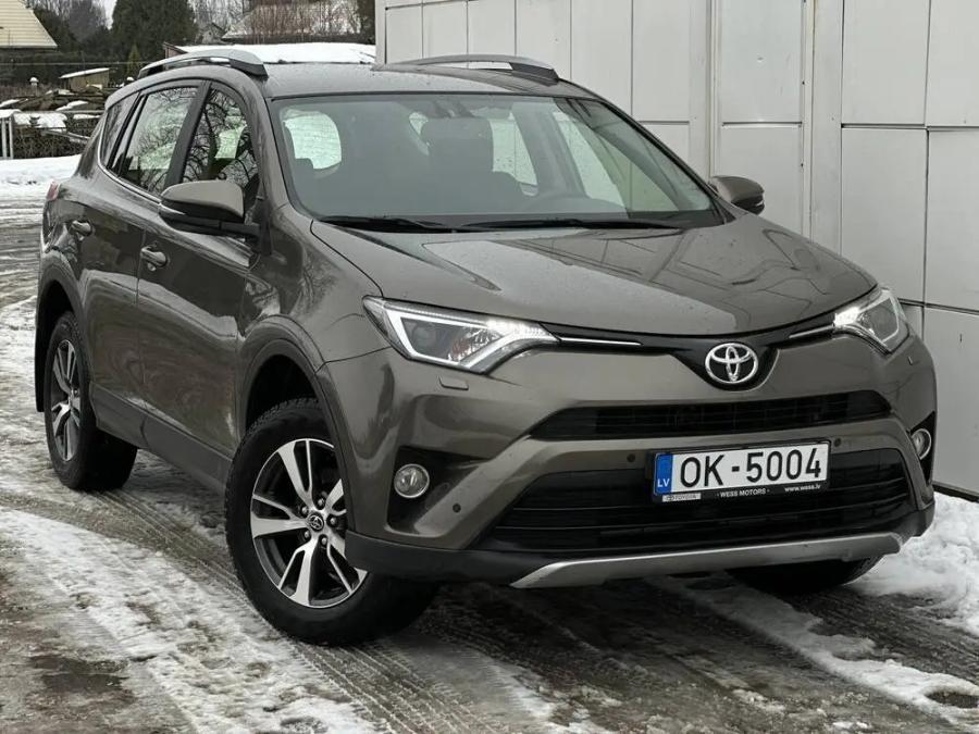 Brūns Toyota RAV4 2017 Rīga, ar dzinēja tilpumu 2.00 L un nobraukumu 94 tūkst. km par 16600 €, foto 28 vietnē AUTOMOTO.COM.LV