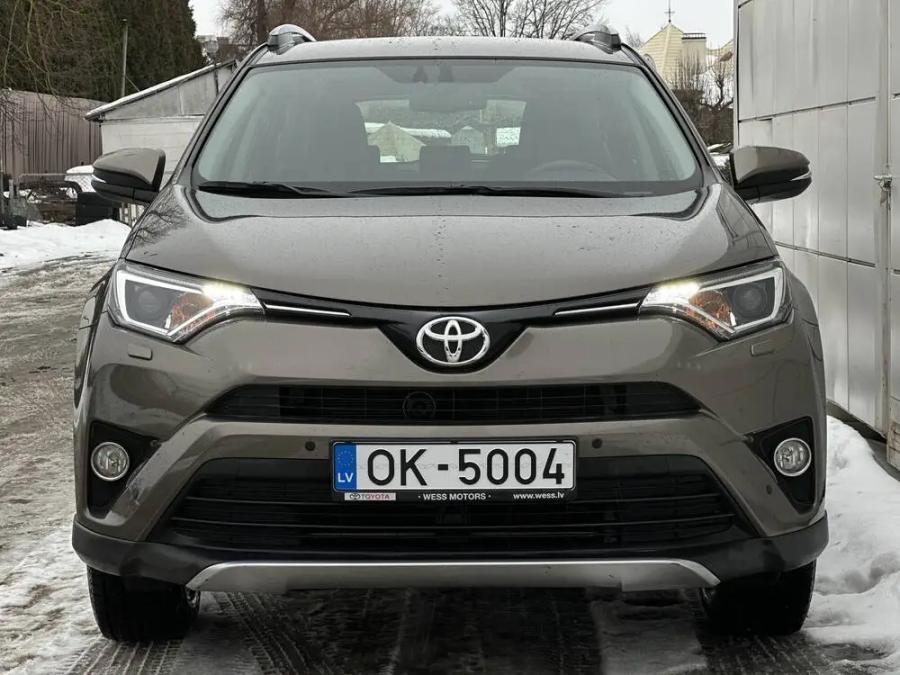 Brūns Toyota RAV4 2017 Rīga, ar dzinēja tilpumu 2.00 L un nobraukumu 94 tūkst. km par 16600 €, foto 30 vietnē AUTOMOTO.COM.LV