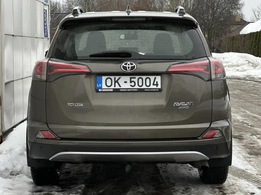 Brūns Toyota RAV4 2017 Rīga, ar dzinēja tilpumu 2.00 L un nobraukumu 94 tūkst. km par 16600 €, foto 31 vietnē AUTOMOTO.COM.LV