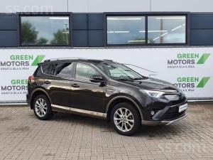 Brown Toyota RAV4 2017 in Riga, with an engine capacity of 2.20 L and mileage of 94 thousand km for 20900 €, photo 3 on AUTOMOTO.COM.LV