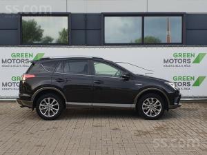 Brown Toyota RAV4 2017 in Riga, with an engine capacity of 2.20 L and mileage of 94 thousand km for 20900 €, photo 5 on AUTOMOTO.COM.LV