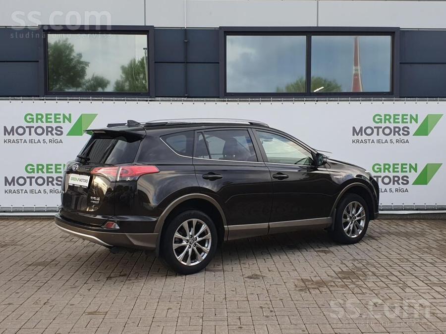 Brown Toyota RAV4 2017 in Riga, with an engine capacity of 2.20 L and mileage of 94 thousand km for 20900 €, photo 7 on AUTOMOTO.COM.LV