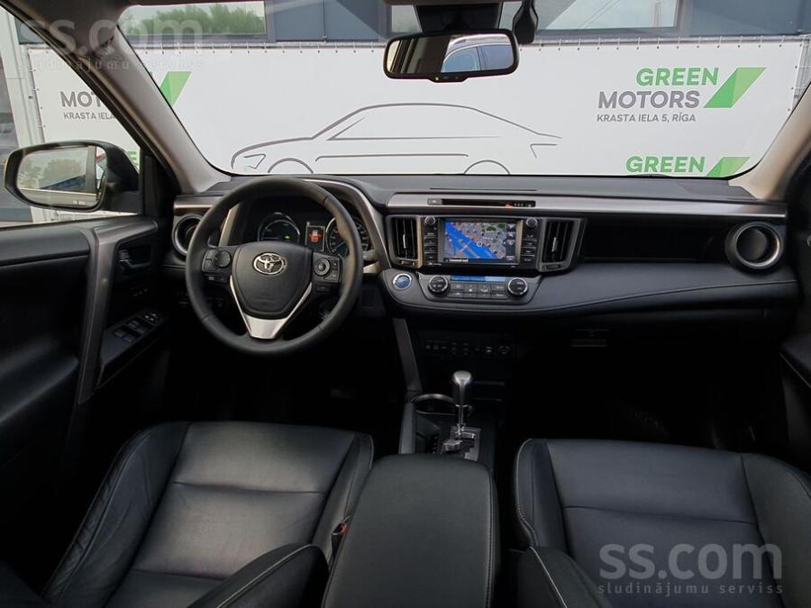 Brown Toyota RAV4 2017 in Riga, with an engine capacity of 2.20 L and mileage of 94 thousand km for 20900 €, photo 8 on AUTOMOTO.COM.LV