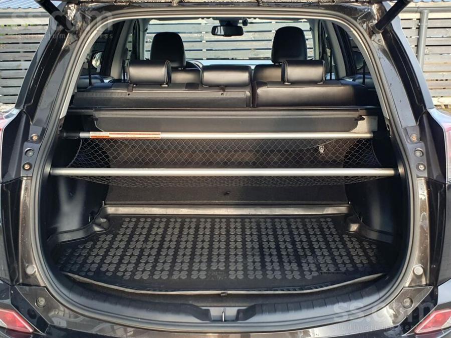 Brown Toyota RAV4 2017 in Riga, with an engine capacity of 2.20 L and mileage of 94 thousand km for 20900 €, photo 11 on AUTOMOTO.COM.LV