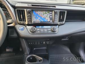 Brown Toyota RAV4 2017 in Riga, with an engine capacity of 2.20 L and mileage of 94 thousand km for 20900 €, photo 19 on AUTOMOTO.COM.LV