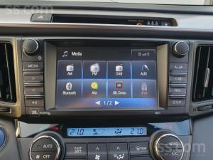 Brown Toyota RAV4 2017 in Riga, with an engine capacity of 2.20 L and mileage of 94 thousand km for 20900 €, photo 21 on AUTOMOTO.COM.LV