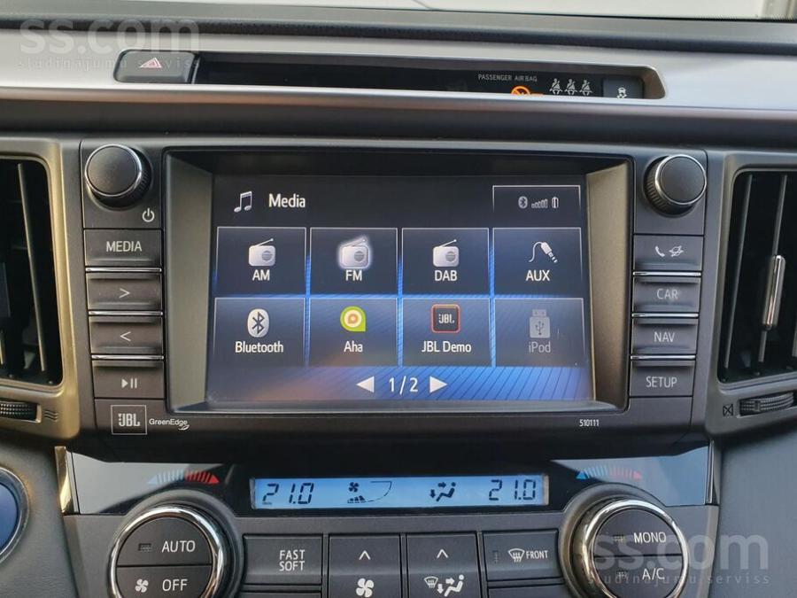 Brown Toyota RAV4 2017 in Riga, with an engine capacity of 2.20 L and mileage of 94 thousand km for 20900 €, photo 21 on AUTOMOTO.COM.LV