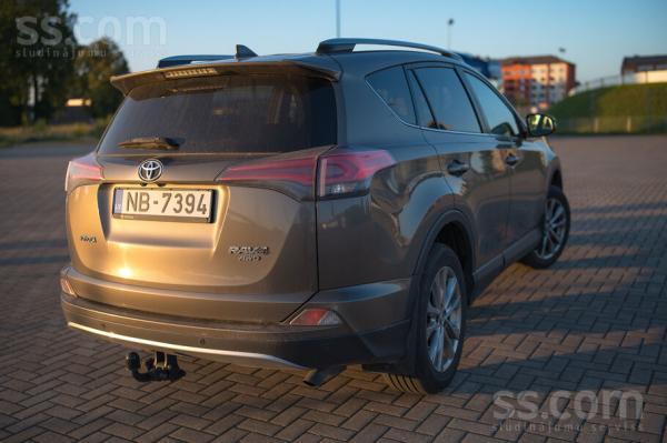 Brūns Toyota RAV4 2017 Valmiera, ar dzinēja tilpumu 2.00 L un nobraukumu 159 tūkst. km par 14200 €, foto 5 vietnē AUTOMOTO.COM.LV