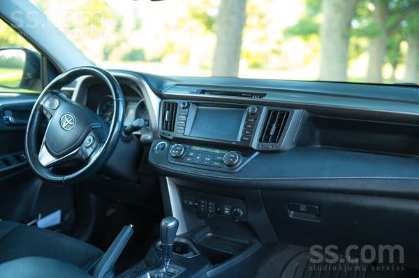 Brūns Toyota RAV4 2017 Valmiera, ar dzinēja tilpumu 2.00 L un nobraukumu 159 tūkst. km par 14200 €, foto 6 vietnē AUTOMOTO.COM.LV