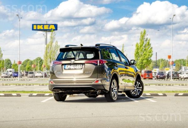 Brūns Toyota RAV4 2017 Rīga, ar dzinēja tilpumu 2.00 L un nobraukumu 173 tūkst. km par 12190 €, foto 6 vietnē AUTOMOTO.COM.LV