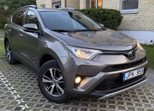 Brown Toyota RAV4 2017 in Klaipeda, with an engine capacity of 1.99 L and mileage of 178 thousand km for 14500 €, photo  on AUTOMOTO.COM.LV