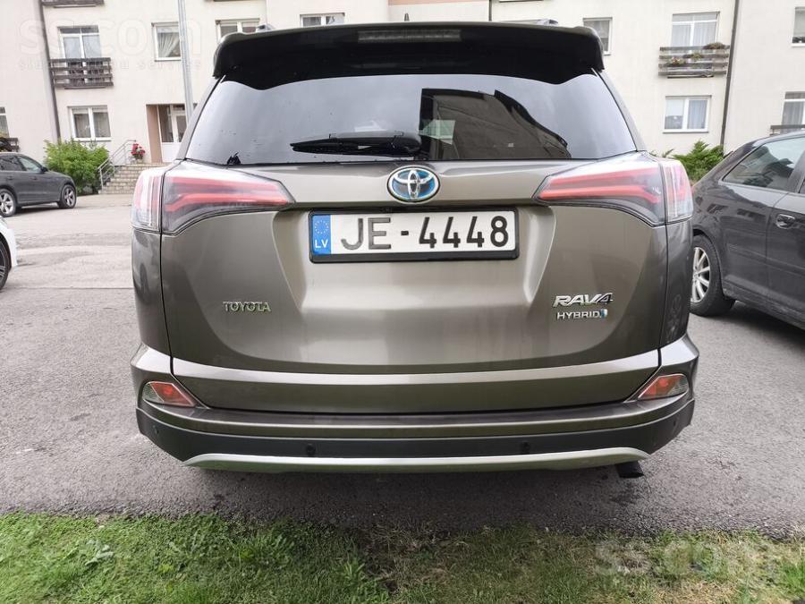 Brūns Toyota RAV4 2017 Rīga, ar dzinēja tilpumu 2.50 L un nobraukumu 180 tūkst. km par 17900 €, foto 9 vietnē AUTOMOTO.COM.LV