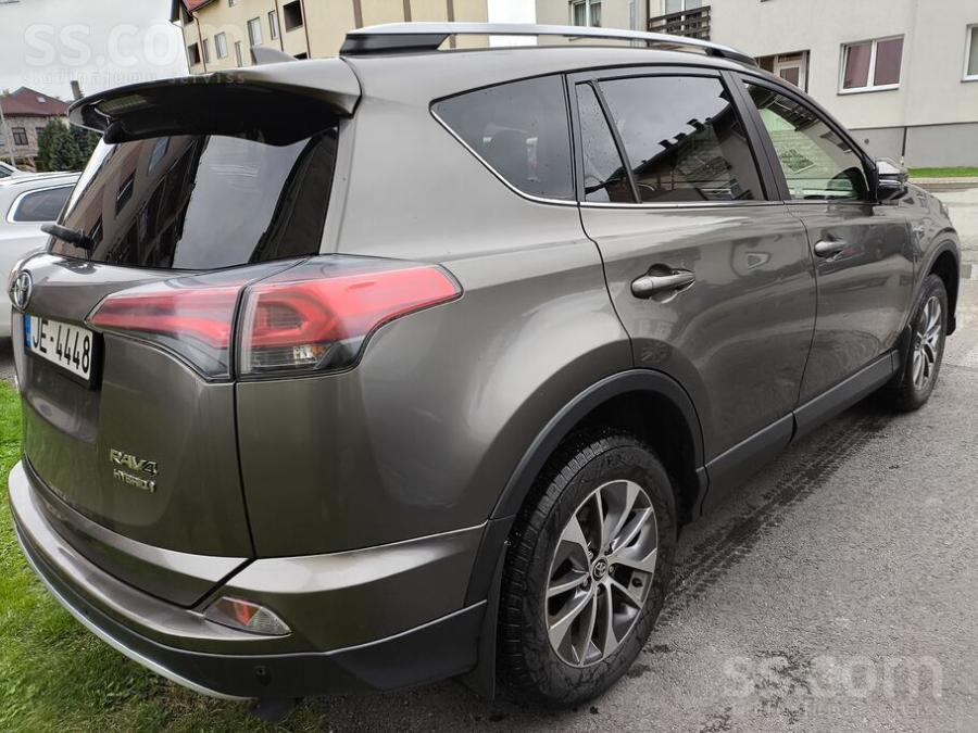 Brūns Toyota RAV4 2017 Rīga, ar dzinēja tilpumu 2.50 L un nobraukumu 180 tūkst. km par 17900 €, foto 10 vietnē AUTOMOTO.COM.LV
