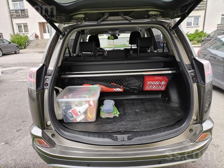 Brūns Toyota RAV4 2017 Rīga, ar dzinēja tilpumu 2.50 L un nobraukumu 180 tūkst. km par 17900 €, foto 12 vietnē AUTOMOTO.COM.LV