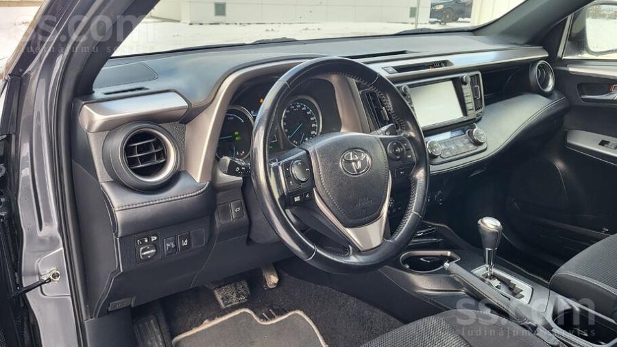 Brūns Toyota RAV4 2018 Rīga, ar dzinēja tilpumu 2.50 L un nobraukumu 220 tūkst. km par 16500 €, foto 6 vietnē AUTOMOTO.COM.LV