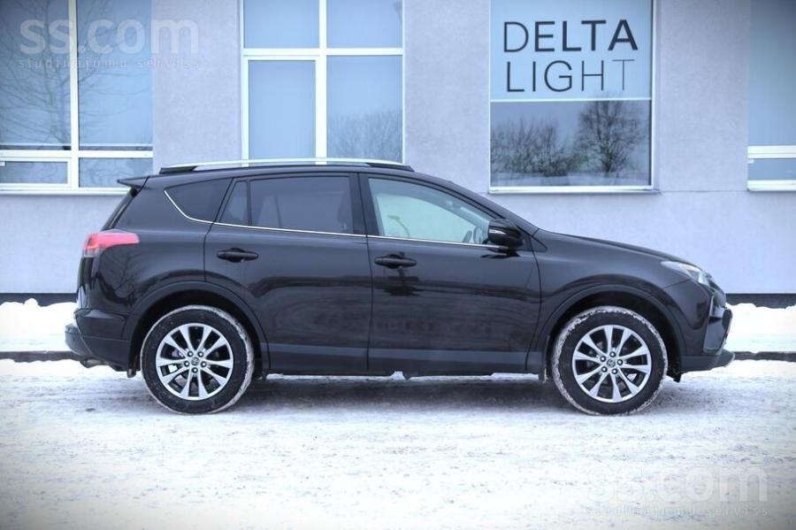 Brūns Toyota RAV4 2018 Rīga, ar dzinēja tilpumu 2.00 L un nobraukumu 226 tūkst. km par 17995 €, foto 3 vietnē AUTOMOTO.COM.LV