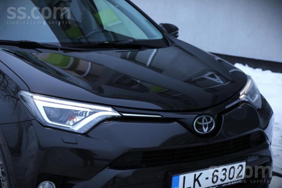Brūns Toyota RAV4 2018 Rīga, ar dzinēja tilpumu 2.00 L un nobraukumu 226 tūkst. km par 17995 €, foto 23 vietnē AUTOMOTO.COM.LV