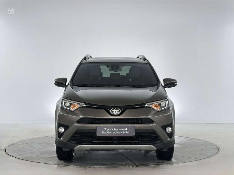 Brūns Toyota RAV4 2018 Viļņa, ar dzinēja tilpumu 1.99 L un nobraukumu 136 tūkst. km par 17900 €, foto 5 vietnē AUTOMOTO.COM.LV