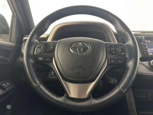 Brūns Toyota RAV4 2018 Viļņa, ar dzinēja tilpumu 1.99 L un nobraukumu 136 tūkst. km par 17900 €, foto 15 vietnē AUTOMOTO.COM.LV