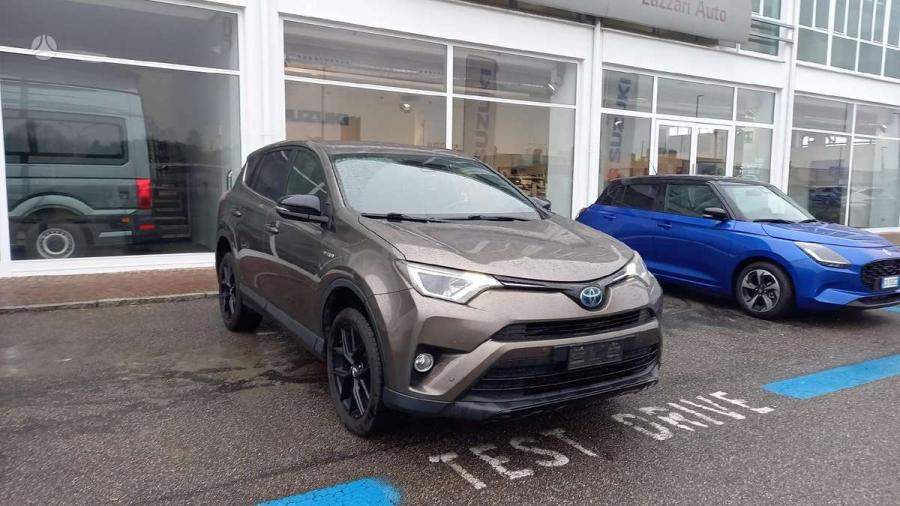Brūns Toyota RAV4 2018 Kauņa, ar dzinēja tilpumu 2.49 L un nobraukumu 262 tūkst. km par 15500 €, foto 1 vietnē AUTOMOTO.COM.LV