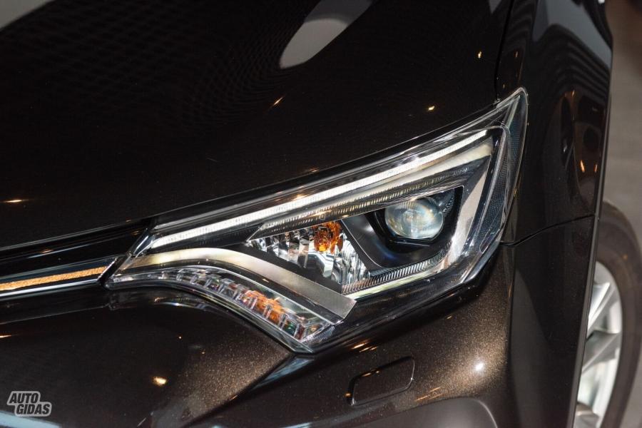 Brūns Toyota RAV4 2018 Kauņa, ar dzinēja tilpumu 2.50 L un nobraukumu 93 tūkst. km par 20771 €, foto 4 vietnē AUTOMOTO.COM.LV