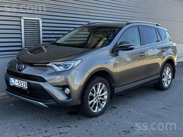 Brown Toyota RAV4 2018 in Riga, with an engine capacity of 2.50 L and mileage of 69 thousand km for 20900 €, photo 1 on AUTOMOTO.COM.LV