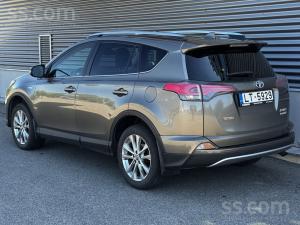 Brūns Toyota RAV4 2018 Rīga, ar dzinēja tilpumu 2.50 L un nobraukumu 69 tūkst. km par 20300 €, foto 4 vietnē AUTOMOTO.COM.LV