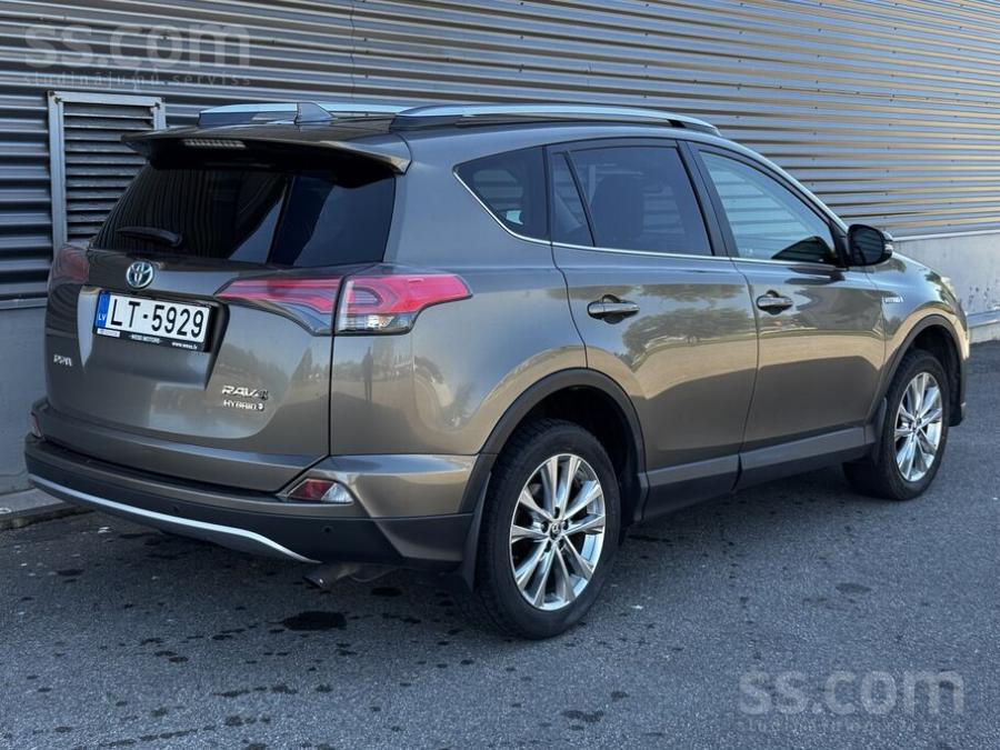 Brūns Toyota RAV4 2018 Rīga, ar dzinēja tilpumu 2.50 L un nobraukumu 69 tūkst. km par 20300 €, foto 6 vietnē AUTOMOTO.COM.LV