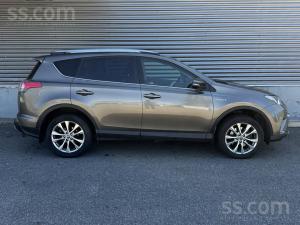 Brūns Toyota RAV4 2018 Rīga, ar dzinēja tilpumu 2.50 L un nobraukumu 69 tūkst. km par 20300 €, foto 7 vietnē AUTOMOTO.COM.LV