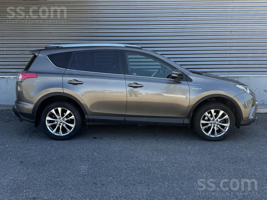 Brūns Toyota RAV4 2018 Rīga, ar dzinēja tilpumu 2.50 L un nobraukumu 69 tūkst. km par 20300 €, foto 7 vietnē AUTOMOTO.COM.LV