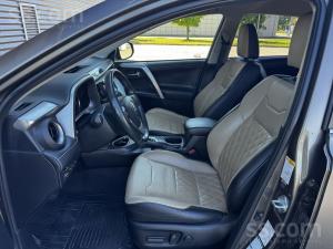 Brūns Toyota RAV4 2018 Rīga, ar dzinēja tilpumu 2.50 L un nobraukumu 69 tūkst. km par 20300 €, foto 10 vietnē AUTOMOTO.COM.LV