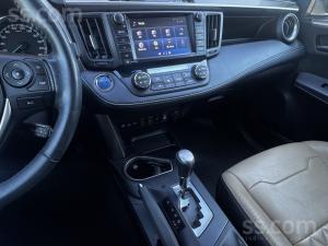 Brūns Toyota RAV4 2018 Rīga, ar dzinēja tilpumu 2.50 L un nobraukumu 69 tūkst. km par 20300 €, foto 21 vietnē AUTOMOTO.COM.LV