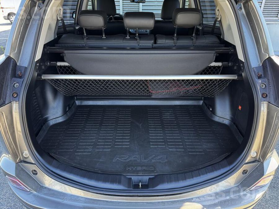 Brūns Toyota RAV4 2018 Rīga, ar dzinēja tilpumu 2.50 L un nobraukumu 69 tūkst. km par 20300 €, foto 27 vietnē AUTOMOTO.COM.LV
