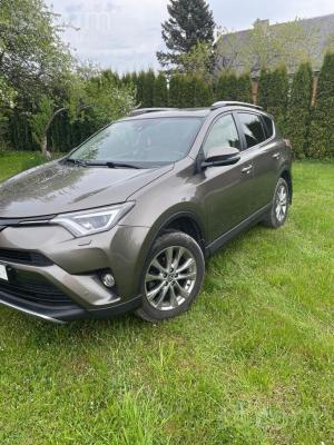Brown Toyota RAV4 2018 in Saldus, with an engine capacity of 2.00 L and mileage of 204 thousand km for 15500 €, photo  on AUTOMOTO.COM.LV