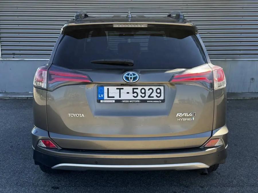 Brūns Toyota RAV4 2018 Rīga, ar dzinēja tilpumu 2.50 L un nobraukumu 69 tūkst. km par 20900 €, foto 5 vietnē AUTOMOTO.COM.LV