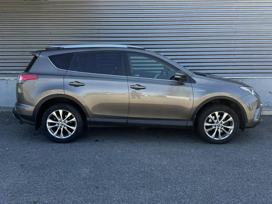 Brūns Toyota RAV4 2018 Rīga, ar dzinēja tilpumu 2.50 L un nobraukumu 69 tūkst. km par 20900 €, foto 7 vietnē AUTOMOTO.COM.LV