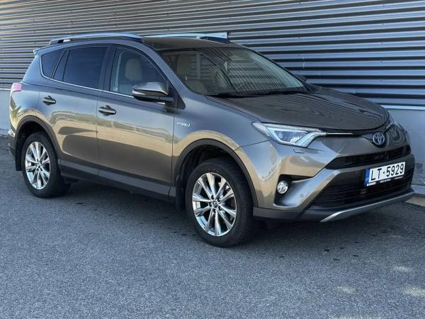 Brown Toyota RAV4 2018 in Riga, with an engine capacity of 2.50 L and mileage of 69 thousand km for 20900 €, photo 7 on AUTOMOTO.COM.LV