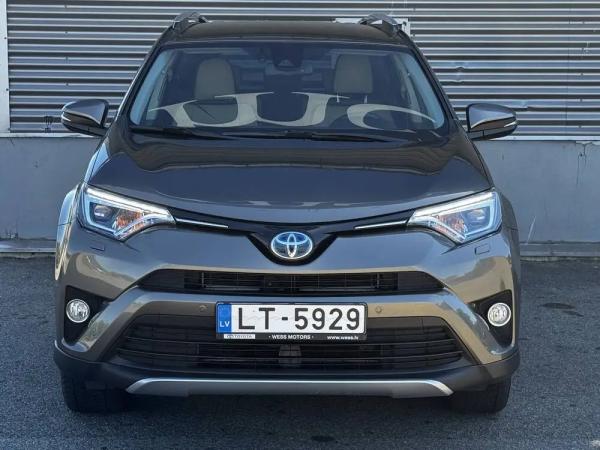 Brown Toyota RAV4 2018 in Riga, with an engine capacity of 2.50 L and mileage of 69 thousand km for 20900 €, photo 8 on AUTOMOTO.COM.LV
