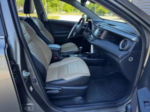 Brūns Toyota RAV4 2018 Rīga, ar dzinēja tilpumu 2.50 L un nobraukumu 69 tūkst. km par 20900 €, foto 13 vietnē AUTOMOTO.COM.LV