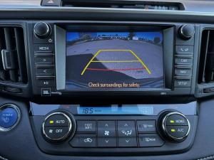 Brūns Toyota RAV4 2018 Rīga, ar dzinēja tilpumu 2.50 L un nobraukumu 69 tūkst. km par 20900 €, foto 24 vietnē AUTOMOTO.COM.LV