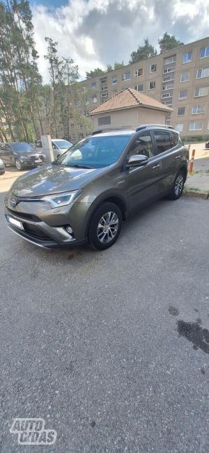 Brown Toyota RAV4 2018 in Vilnius, with an engine capacity of 2.50 L and mileage of 76 thousand km for 19999 €, photo 3 on AUTOMOTO.COM.LV