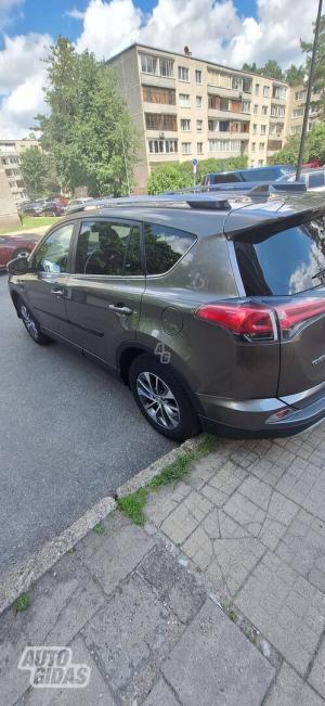 Brown Toyota RAV4 2018 in Vilnius, with an engine capacity of 2.50 L and mileage of 76 thousand km for 19999 €, photo 4 on AUTOMOTO.COM.LV