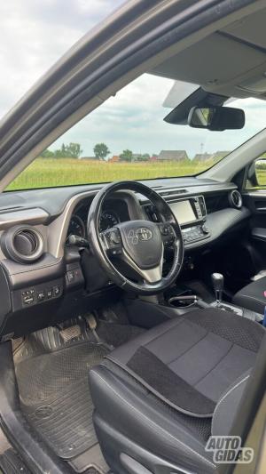 Brown Toyota RAV4 2018 in Elektrenai, with an engine capacity of 2.00 L and mileage of 124 thousand km for 18000 €, photo 6 on AUTOMOTO.COM.LV