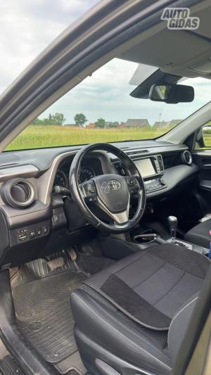 Brūns Toyota RAV4 2018 Elektrėnai, ar dzinēja tilpumu 2.00 L un nobraukumu 124 tūkst. km par 17800 €, foto 6 vietnē AUTOMOTO.COM.LV