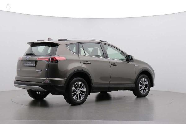 Brown Toyota RAV4 2018 in Vilnius, with an engine capacity of 2.49 L and mileage of 304 thousand km for 13900 €, photo 2 on AUTOMOTO.COM.LV