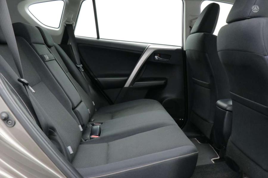 Brūns Toyota RAV4 2018 Viļņa, ar dzinēja tilpumu 2.49 L un nobraukumu 304 tūkst. km par 13900 €, foto 10 vietnē AUTOMOTO.COM.LV