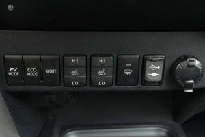 Brūns Toyota RAV4 2018 Viļņa, ar dzinēja tilpumu 2.49 L un nobraukumu 304 tūkst. km par 13900 €, foto 24 vietnē AUTOMOTO.COM.LV