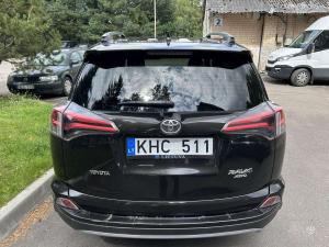 Brūns Toyota RAV4 2018 Viļņa, ar dzinēja tilpumu 1.99 L un nobraukumu 133 tūkst. km par 17200 €, foto 4 vietnē AUTOMOTO.COM.LV